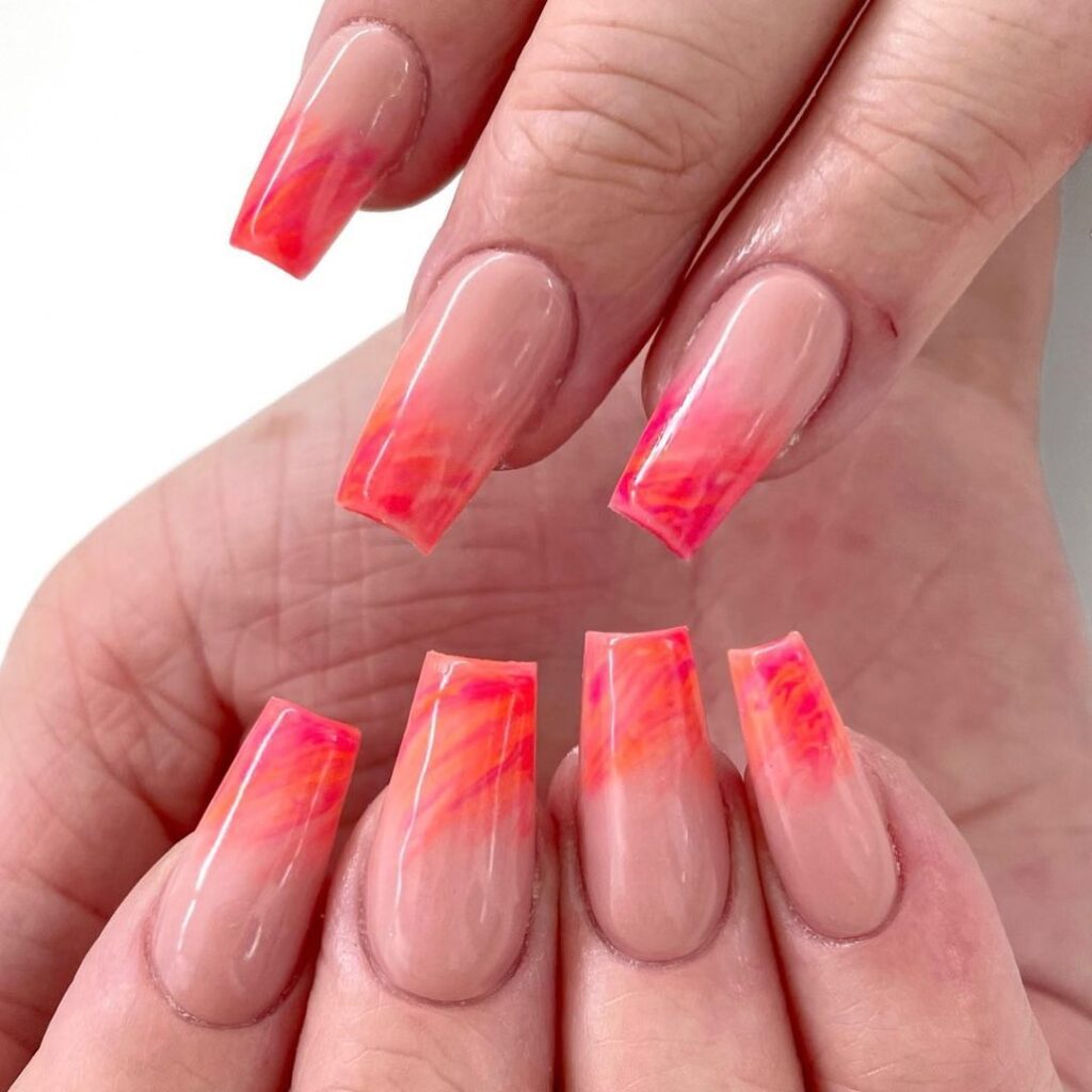 UNGHIE CORALLO | Tante idee trendy per una nail art estiva