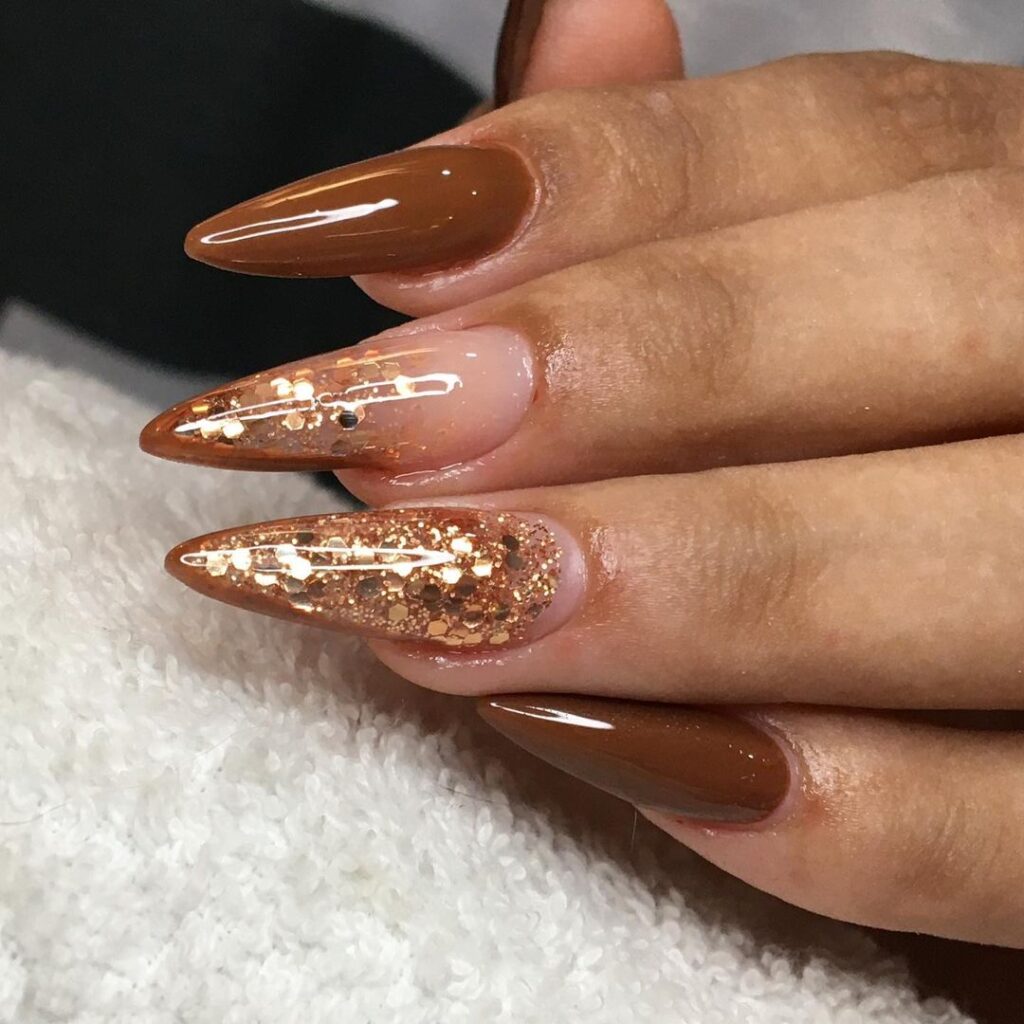 UNGHIE MARRONI, idee dal color cappuccino al cioccolato