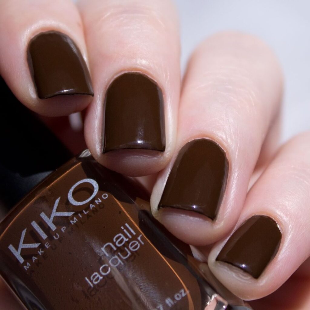 UNGHIE MARRONI, idee dal color cappuccino al cioccolato