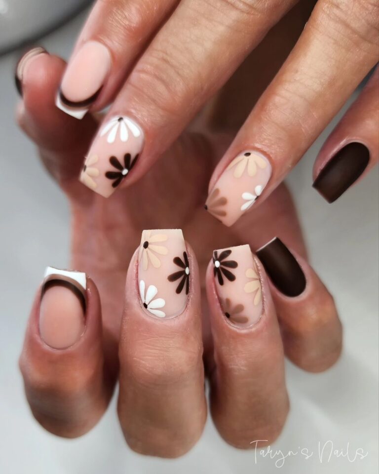 UNGHIE MARRONI, idee dal color cappuccino al cioccolato