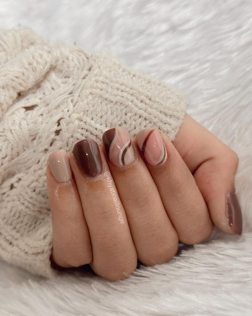 UNGHIE MARRONI, idee dal color cappuccino al cioccolato