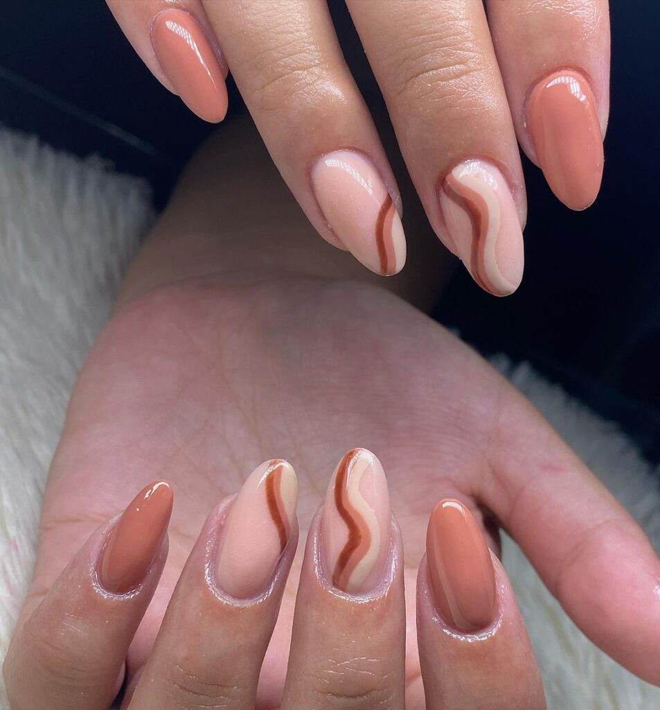 UNGHIE MARRONI, idee dal color cappuccino al cioccolato