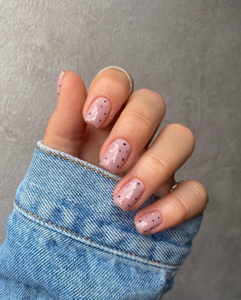 UNGHIE QUADRATE | Ecco come farle e le idee più belle