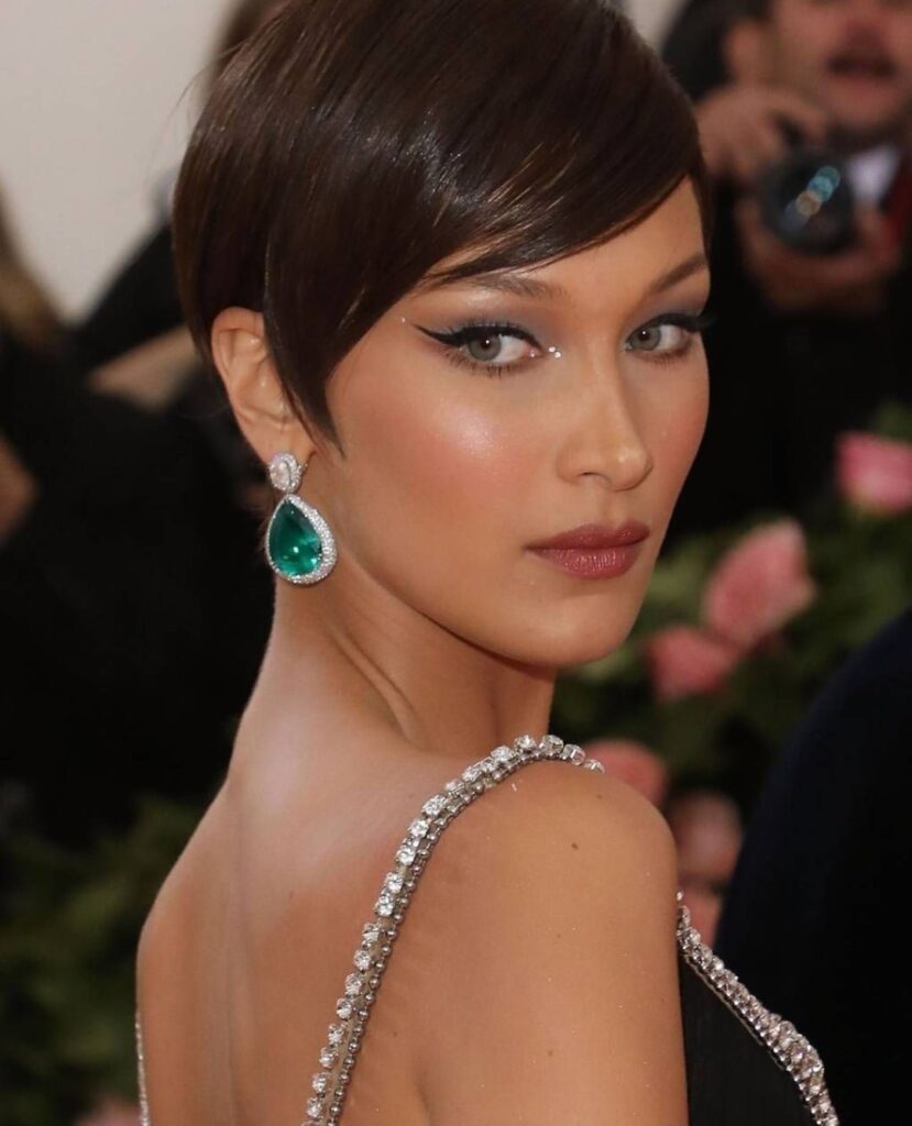 TAGLI CAPELLI ASIMMETRICI | Ispirazioni e le foto più belle