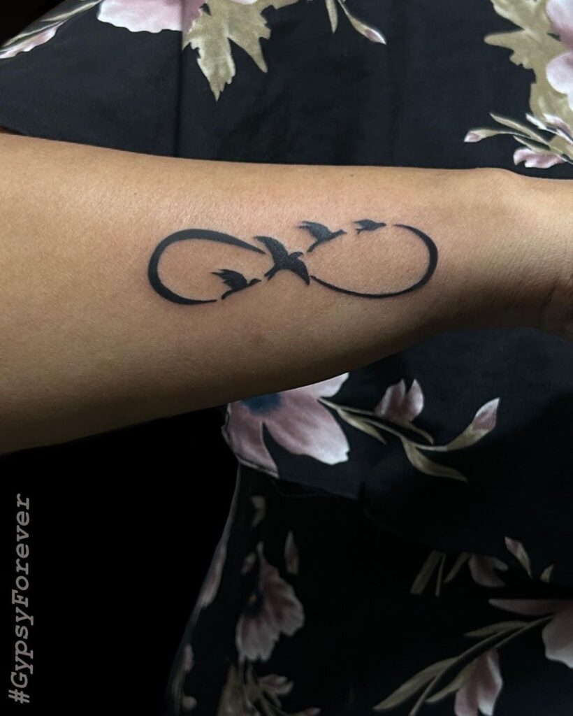 TATUAGGIO INFINITO | Idee e consigli per un tattoo unico