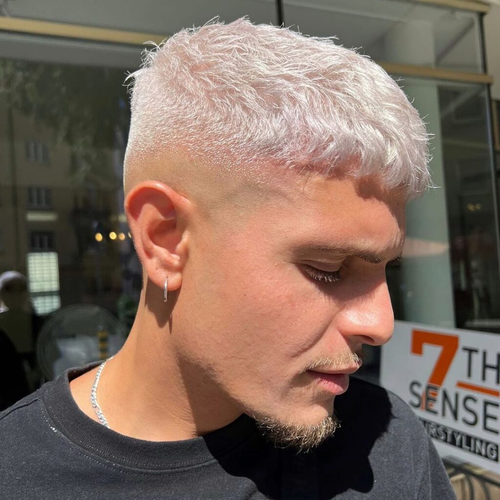 Capelli bianchi uomo, idee di stile e consigli | Trucchi.tv