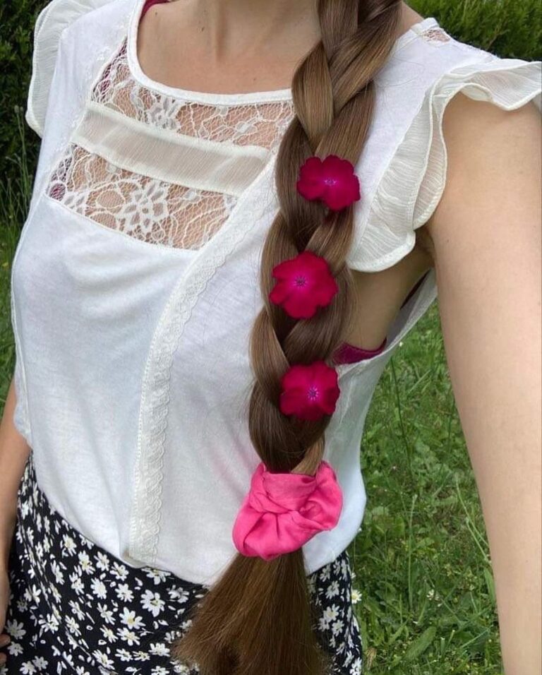 TRECCIA LATERALE, trend capelli per un look chic e versatile