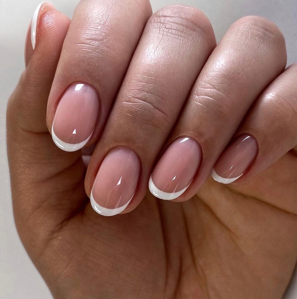 UNGHIE ROTONDE | Tante idee per questa forma super trendy