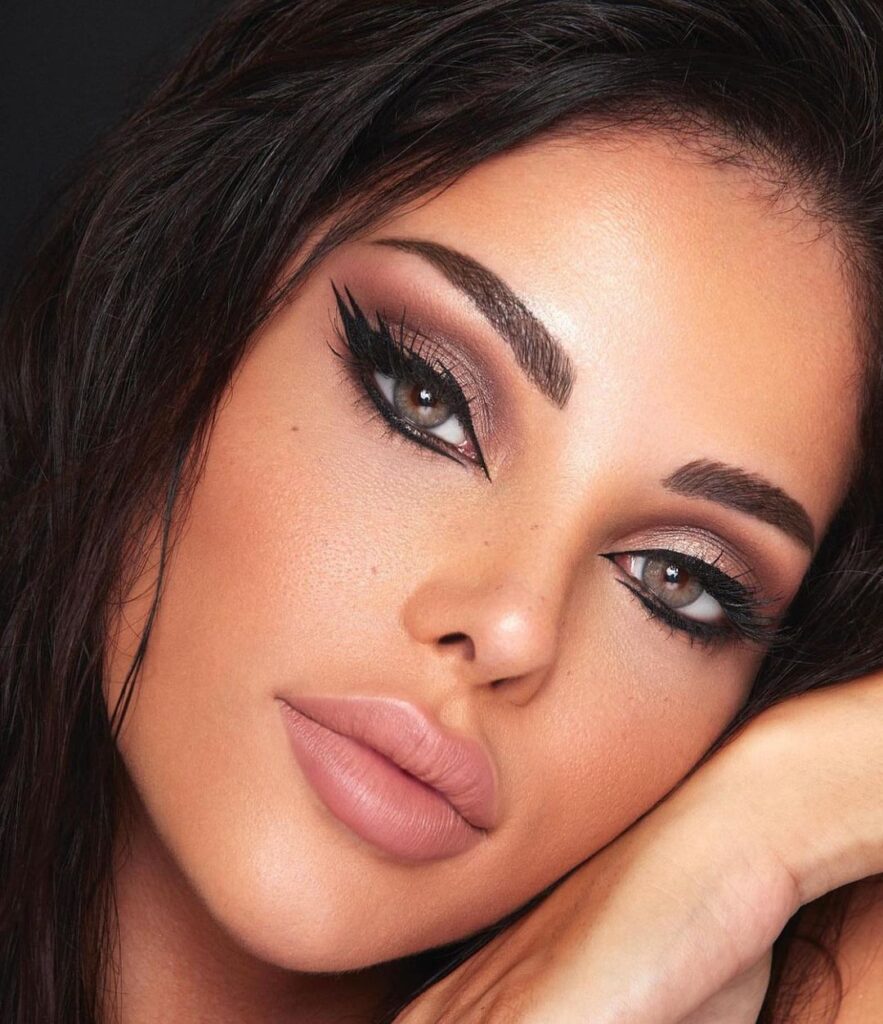 Trucco occhi grigi, come esaltarli col makeup | Trucchi.tv