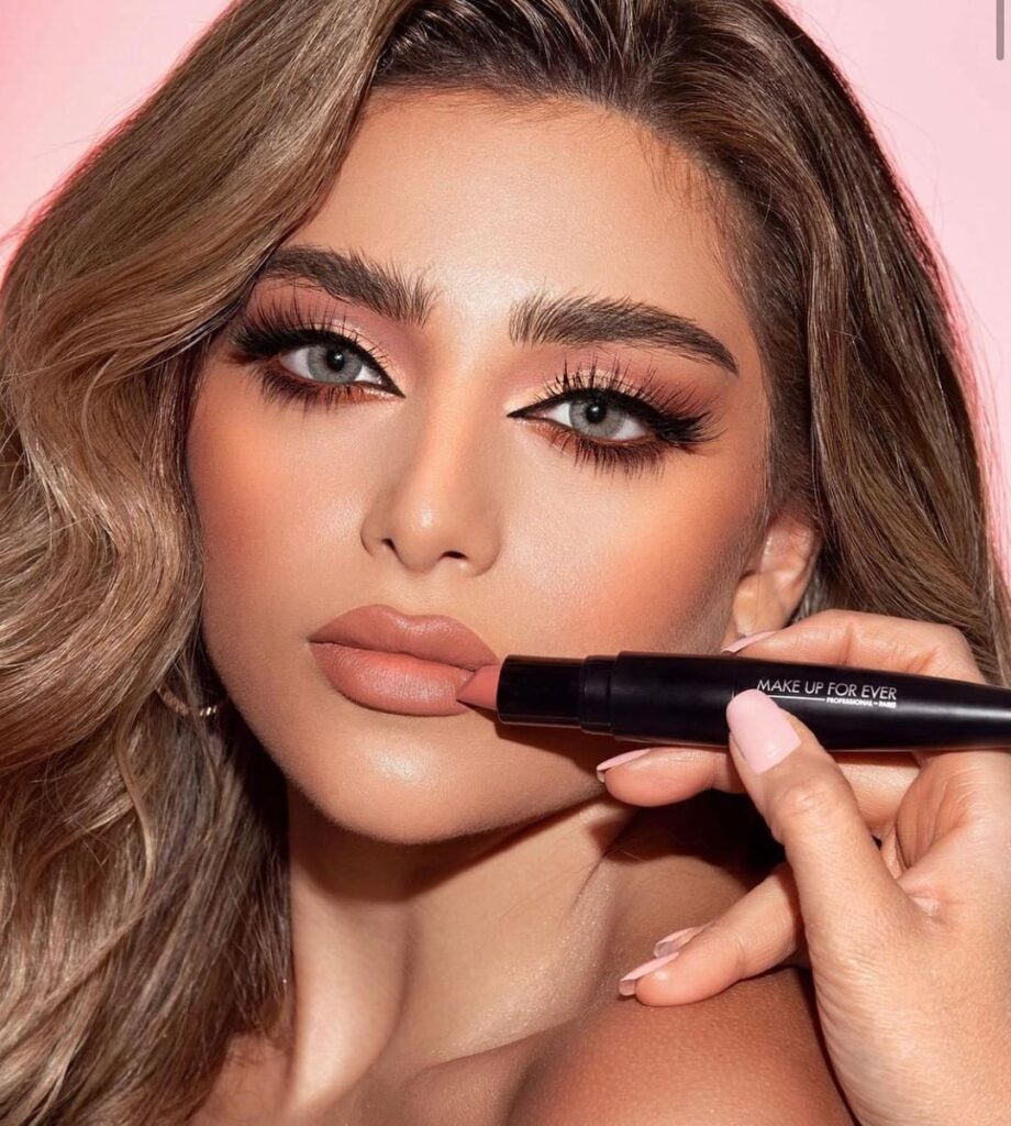 Trucco occhi grigi, come esaltarli col makeup | Trucchi.tv