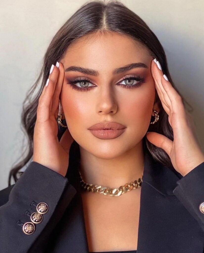 Trucco occhi grigi, come esaltarli col makeup | Trucchi.tv