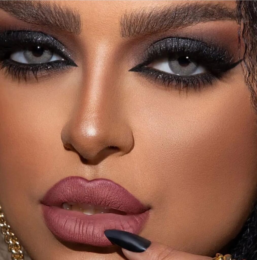 Trucco occhi grigi, come esaltarli col makeup | Trucchi.tv