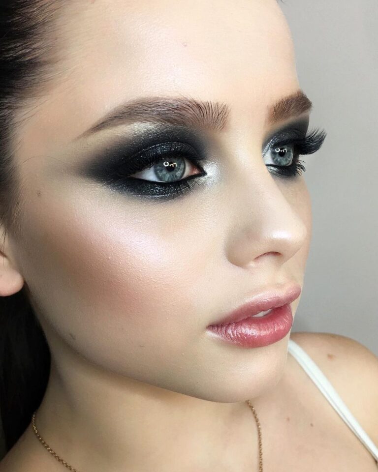 Trucco occhi grigi, come esaltarli col makeup | Trucchi.tv