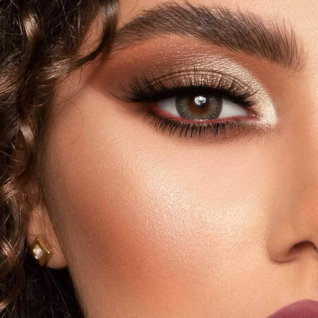 Trucco occhi grigi, come esaltarli col makeup | Trucchi.tv