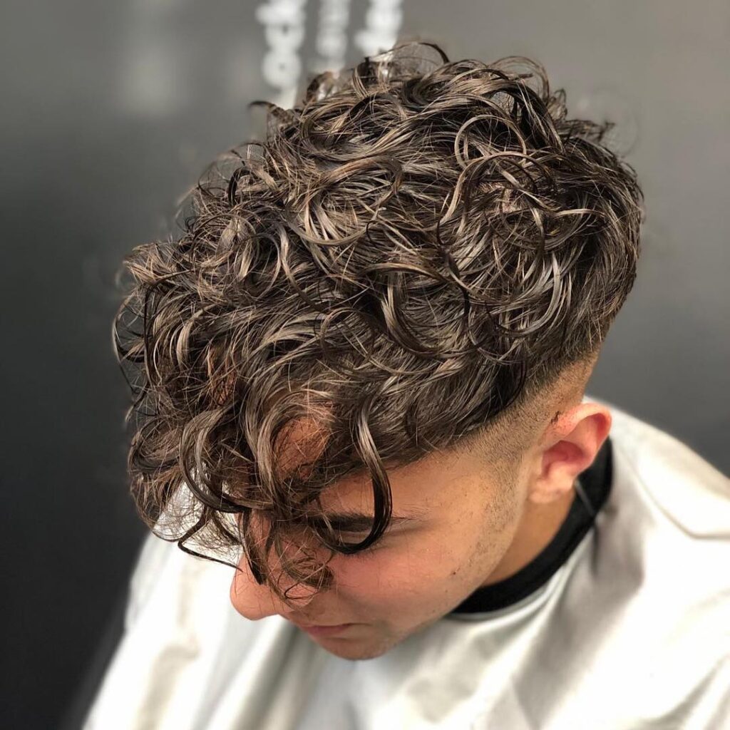 CAPELLI MOSSI UOMO | Gli hairlook più belli da provare