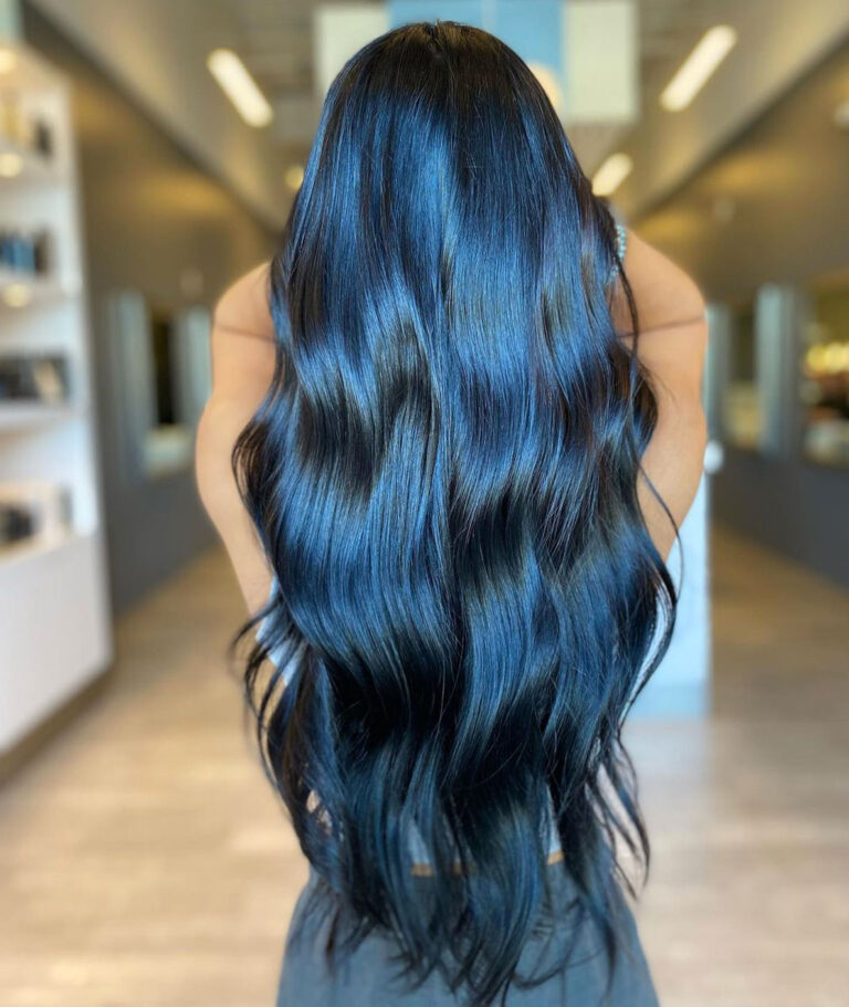 CAPELLI NERO BLU | A chi stanno bene e le idee più trendy