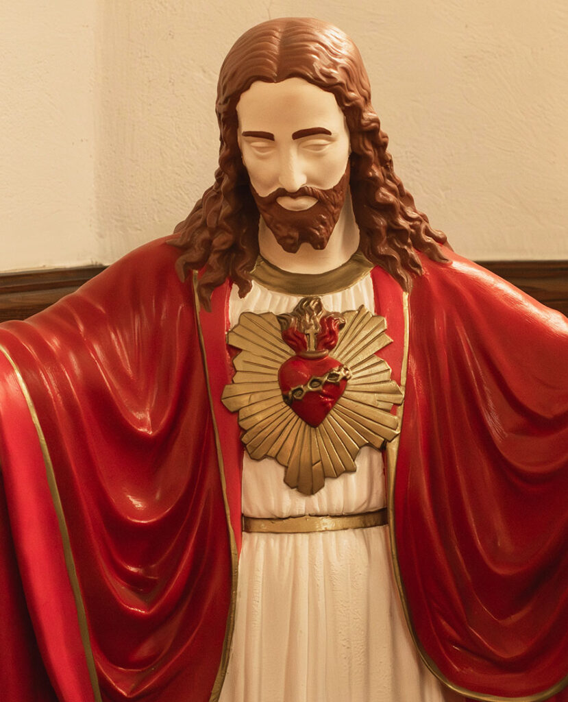 CUORE SACRO TATTOO | Significato, stili e tante immagini