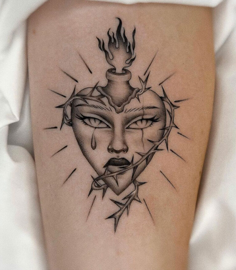 CUORE SACRO TATTOO | Significato, stili e tante immagini