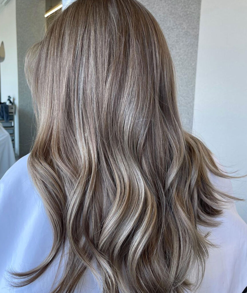 BIONDO SCURO Tonalità e consigli da chiedere al parrucchiere