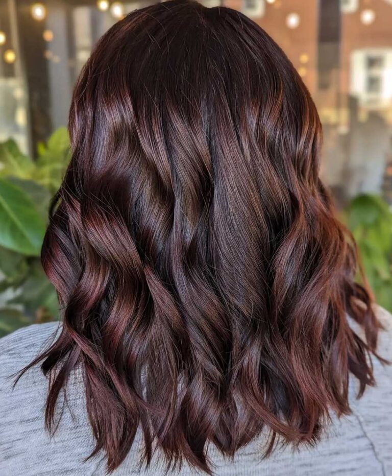 CAPELLI MOGANO | Quale tonalità chiedere al parrucchiere